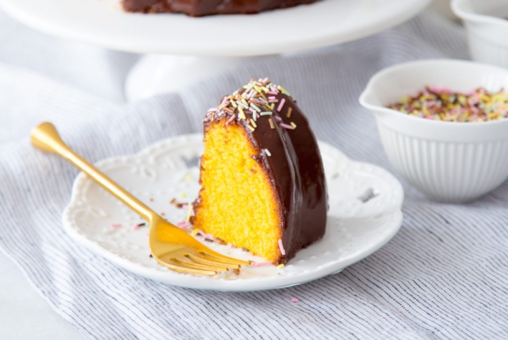 Bolo de cenoura húmido e fofo: impossível comer apenas uma fatia ...